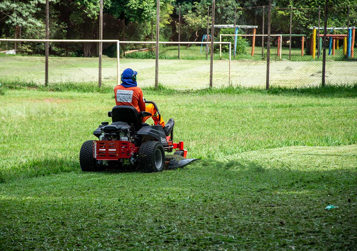 Ground Maintenance - Chuck Strayve Landscape LTD